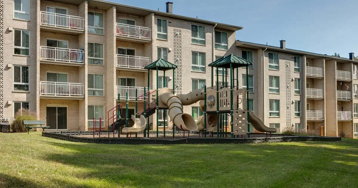 Home | Tall Oaks
